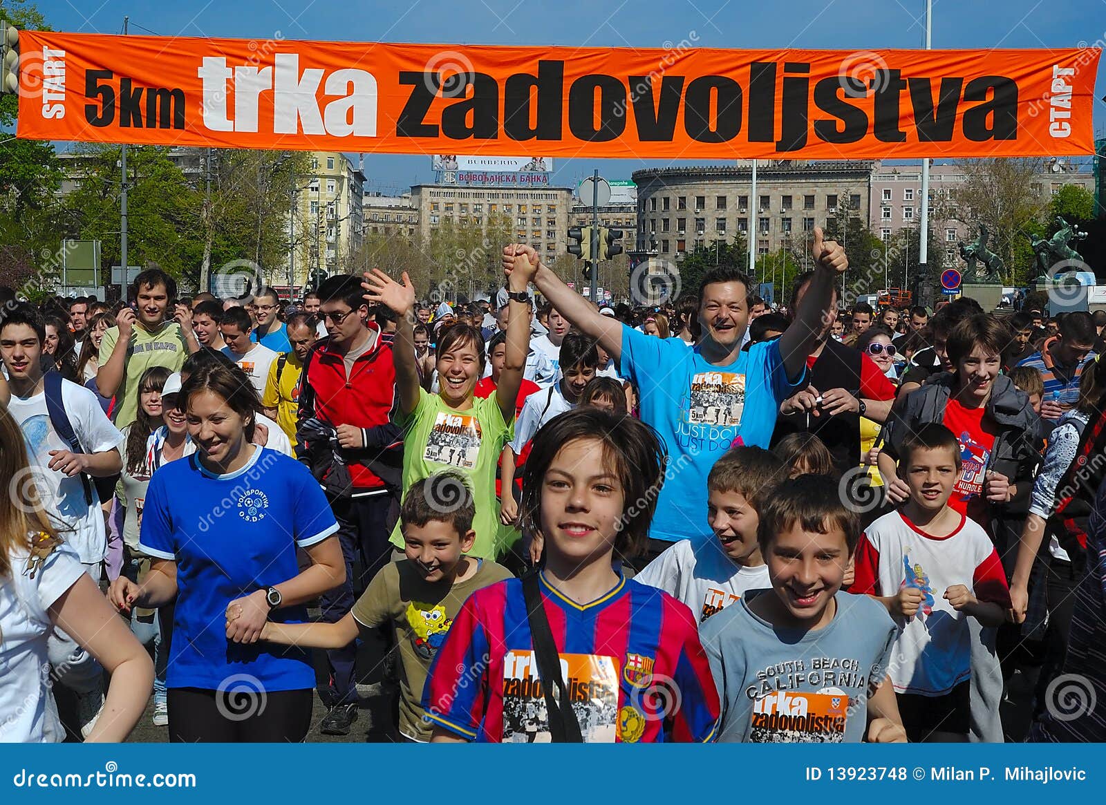 Fun Run - Start editorial stock photo. Image of group - 13923748