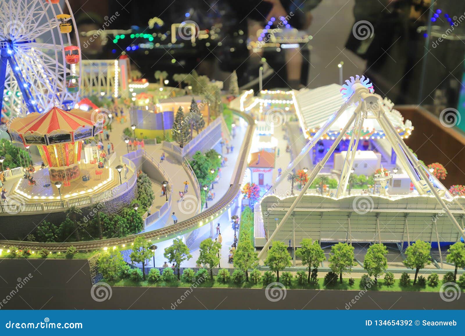 A Fun of Scale Theme Park Figure Editorial Photography - Image of ...