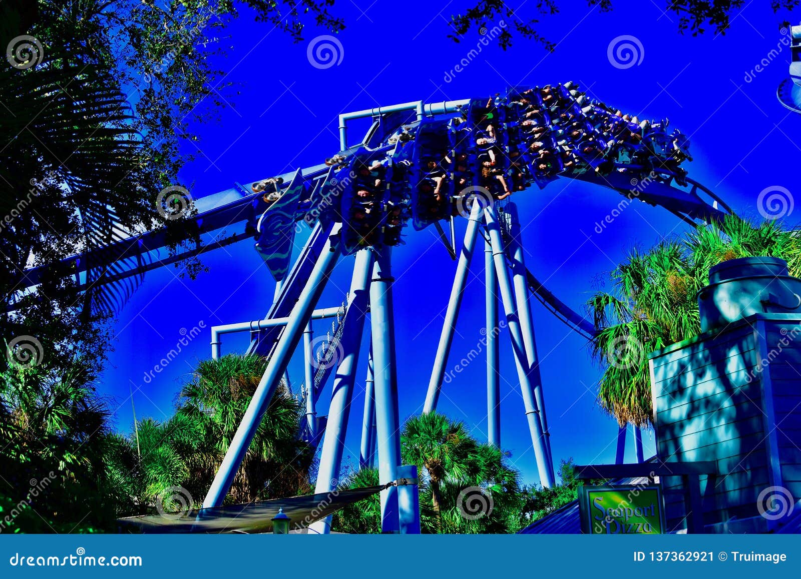 Fun time at the theme park editorial photo. Image of diving - 137362921