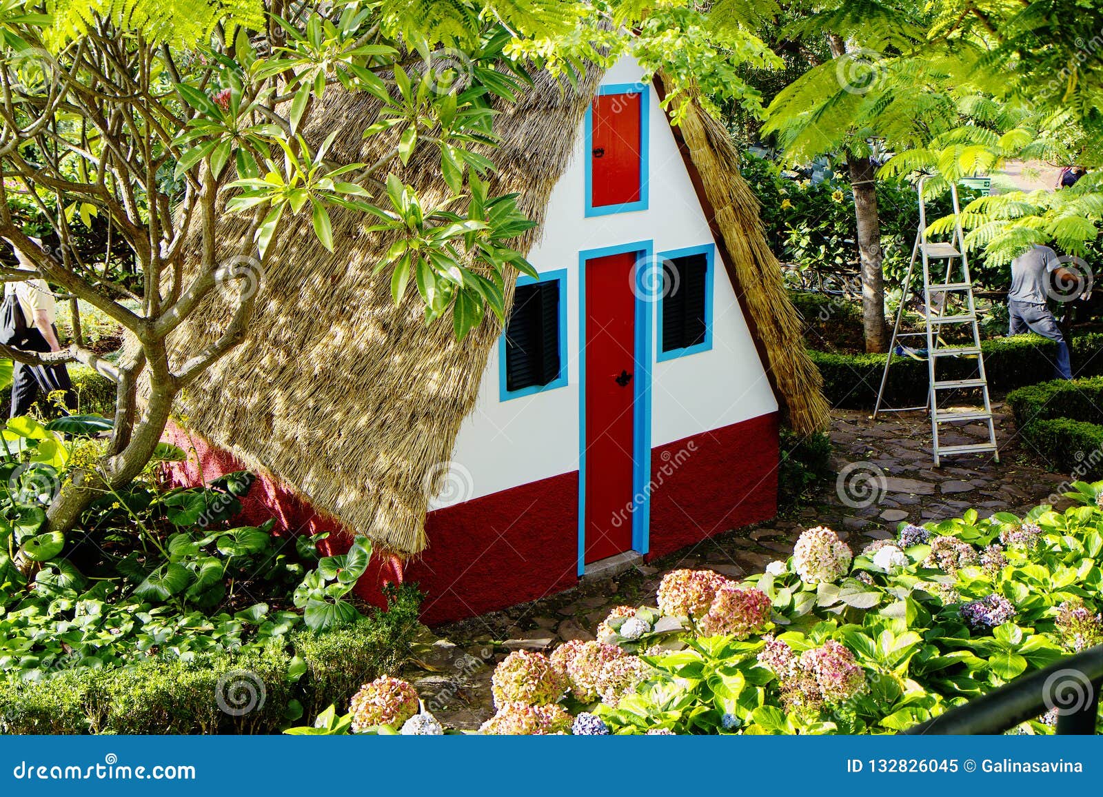 Funchal, Madeira, Portugal, Casa Triangular Tradicional Imagem ...