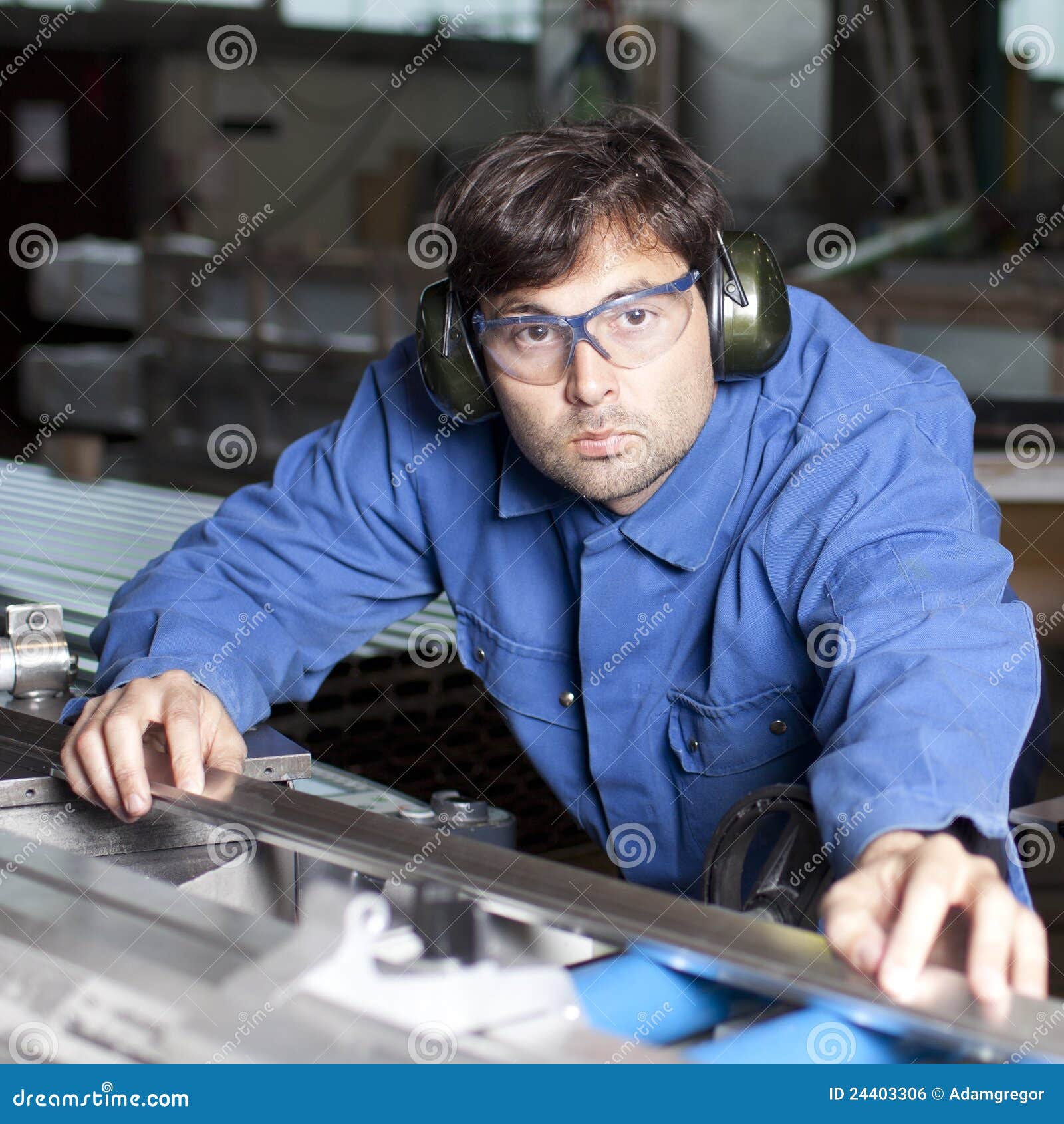 Funcionamento Colarinho Azul Na Tela Foto de Stock - Imagem de ...