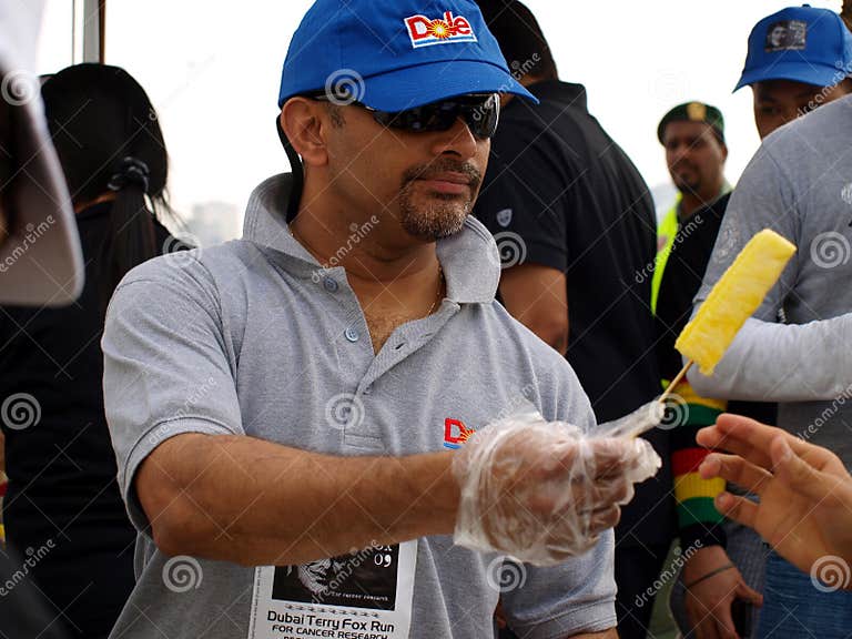 Funcionamento Dubai09 Dole Da Raposa De Terry Foto Editorial - Imagem ...