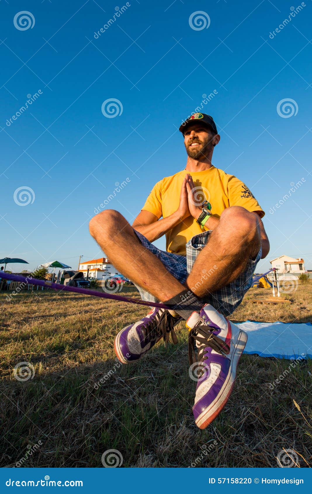 Funcionamiento De Slackline De Los Antunes De Andre Imagen editorial ...