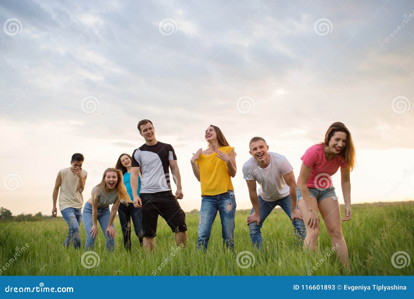 Funcionamiento Del Grupo De Personas Imagen de archivo - Imagen de ...