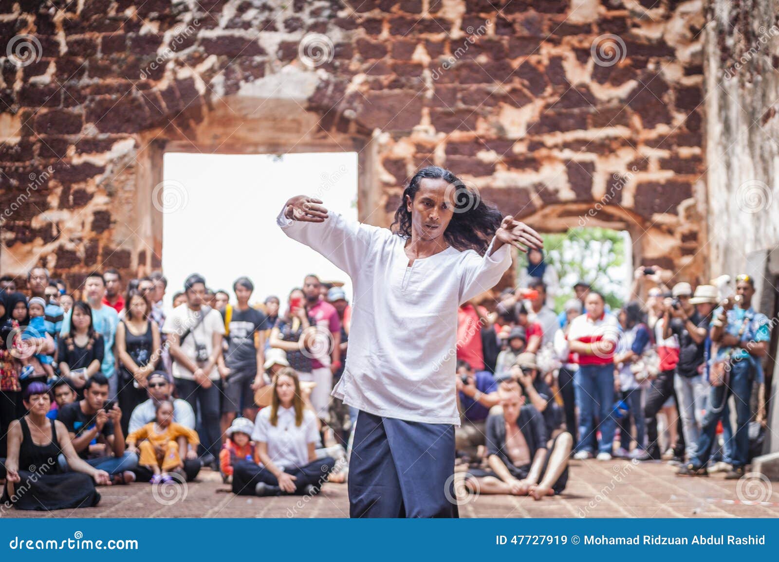 Funcionamiento en la ruina imagen de archivo editorial. Imagen de ...