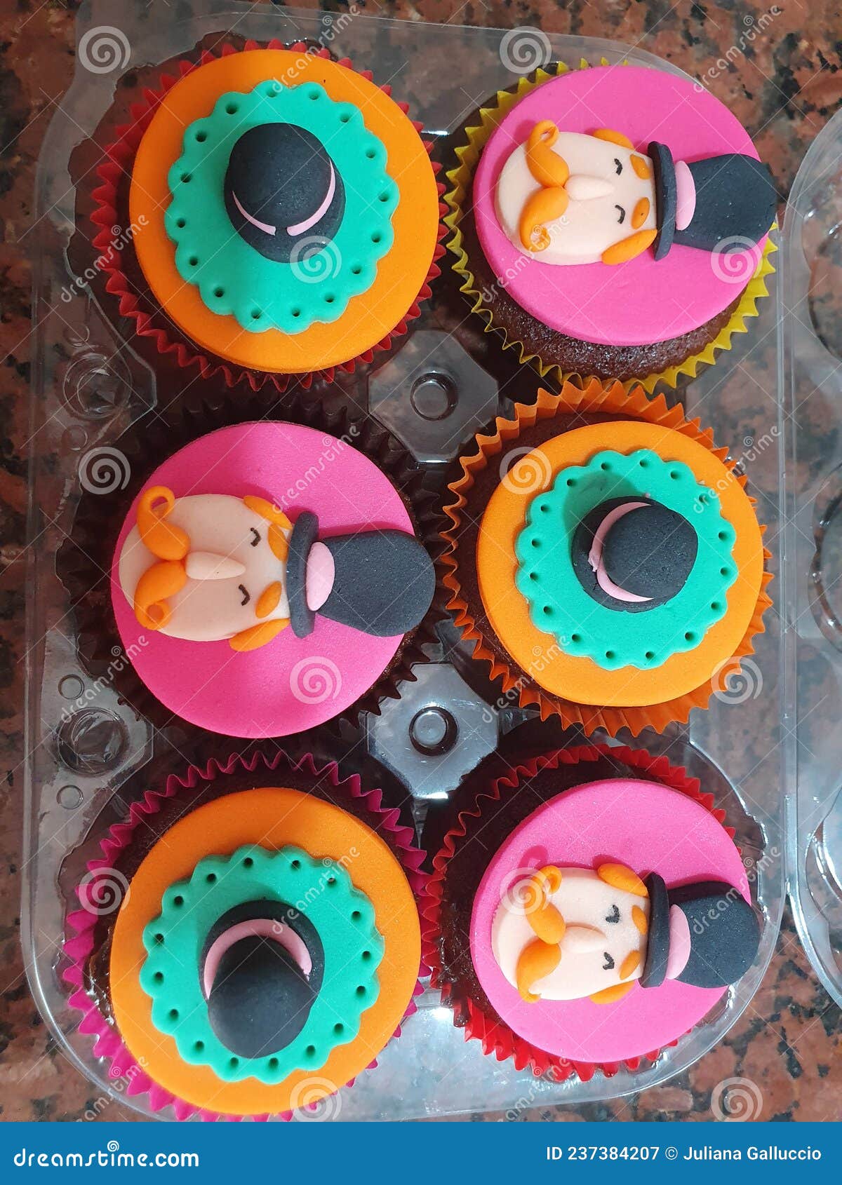 Fundador De Los Quequitos De Circo Imagen de archivo - Imagen de rosa ...