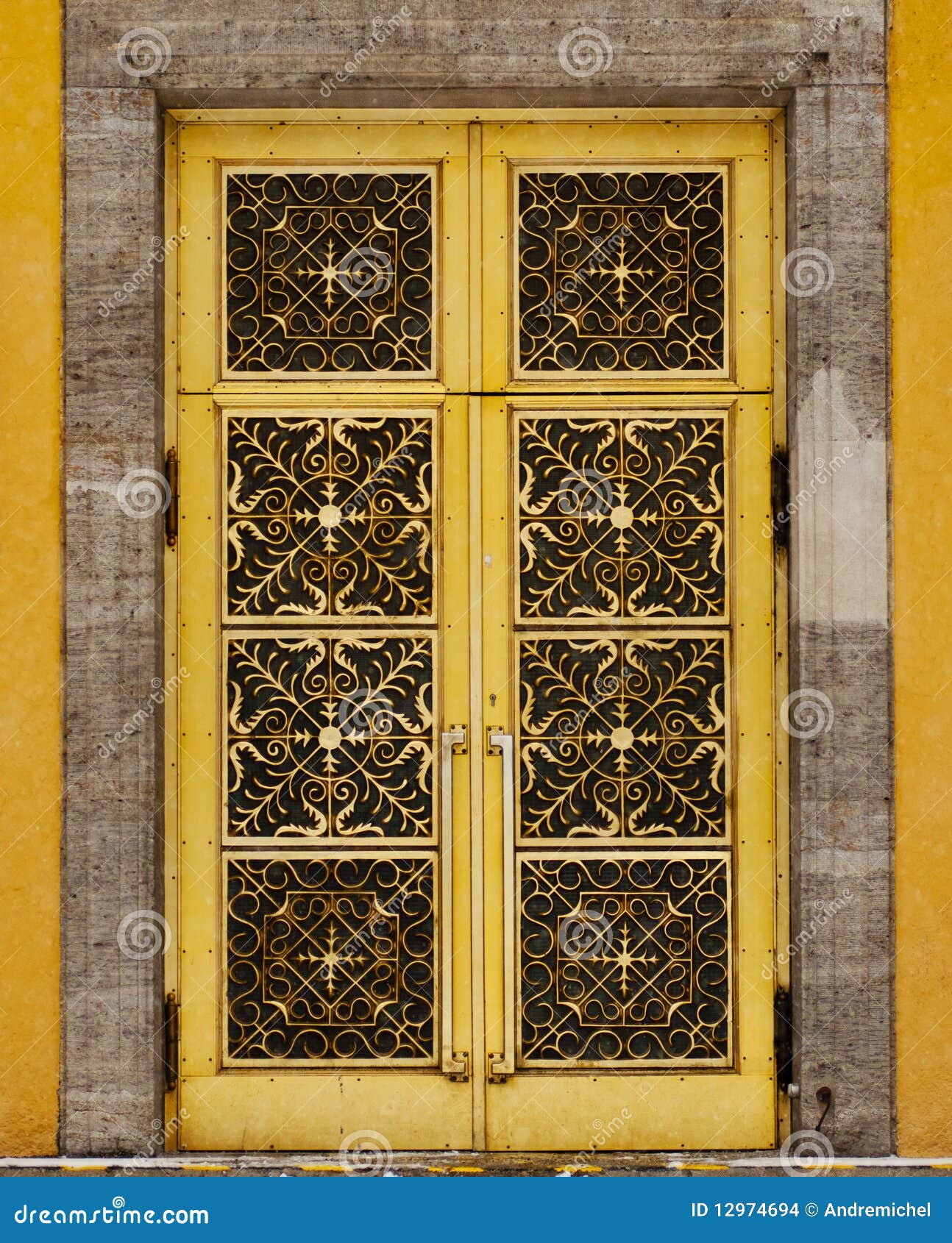 Fundo/textura - Porta Dourada Decorativa Foto de Stock - Imagem de ...