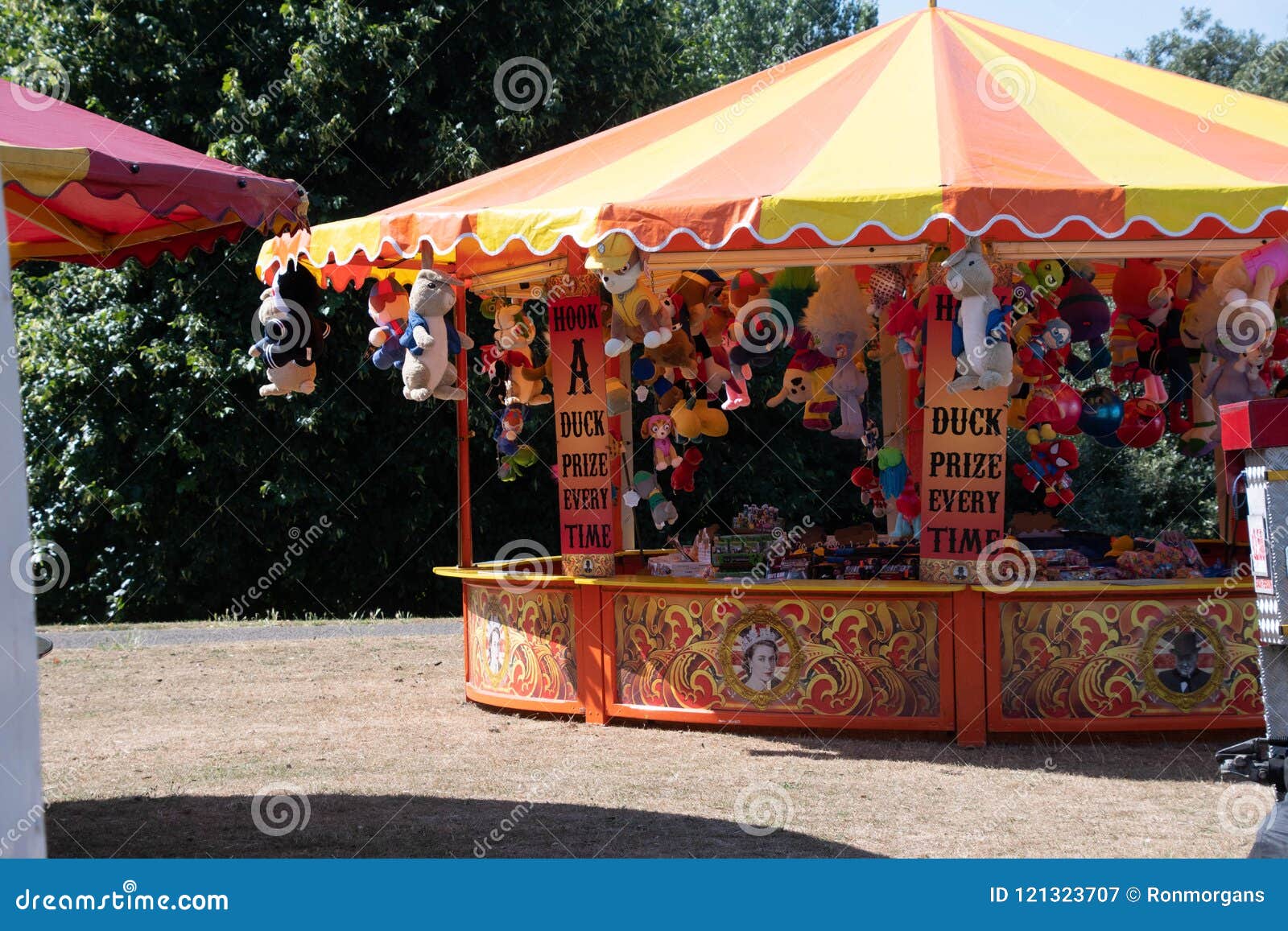 Funfair Amusement Park Stall Stock Image - Image of fair, games: 121323707