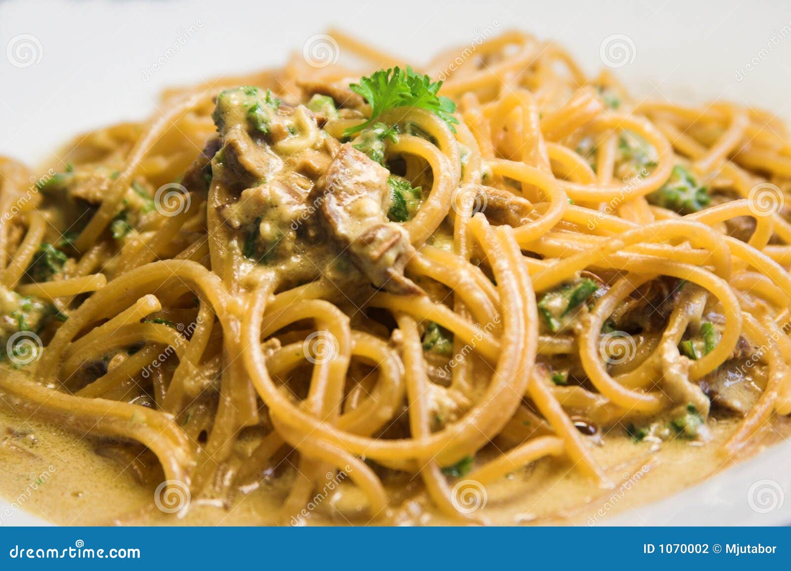 Funghi Di Al Degli Spaghetti Fotografia Stock - Immagine di consumo ...