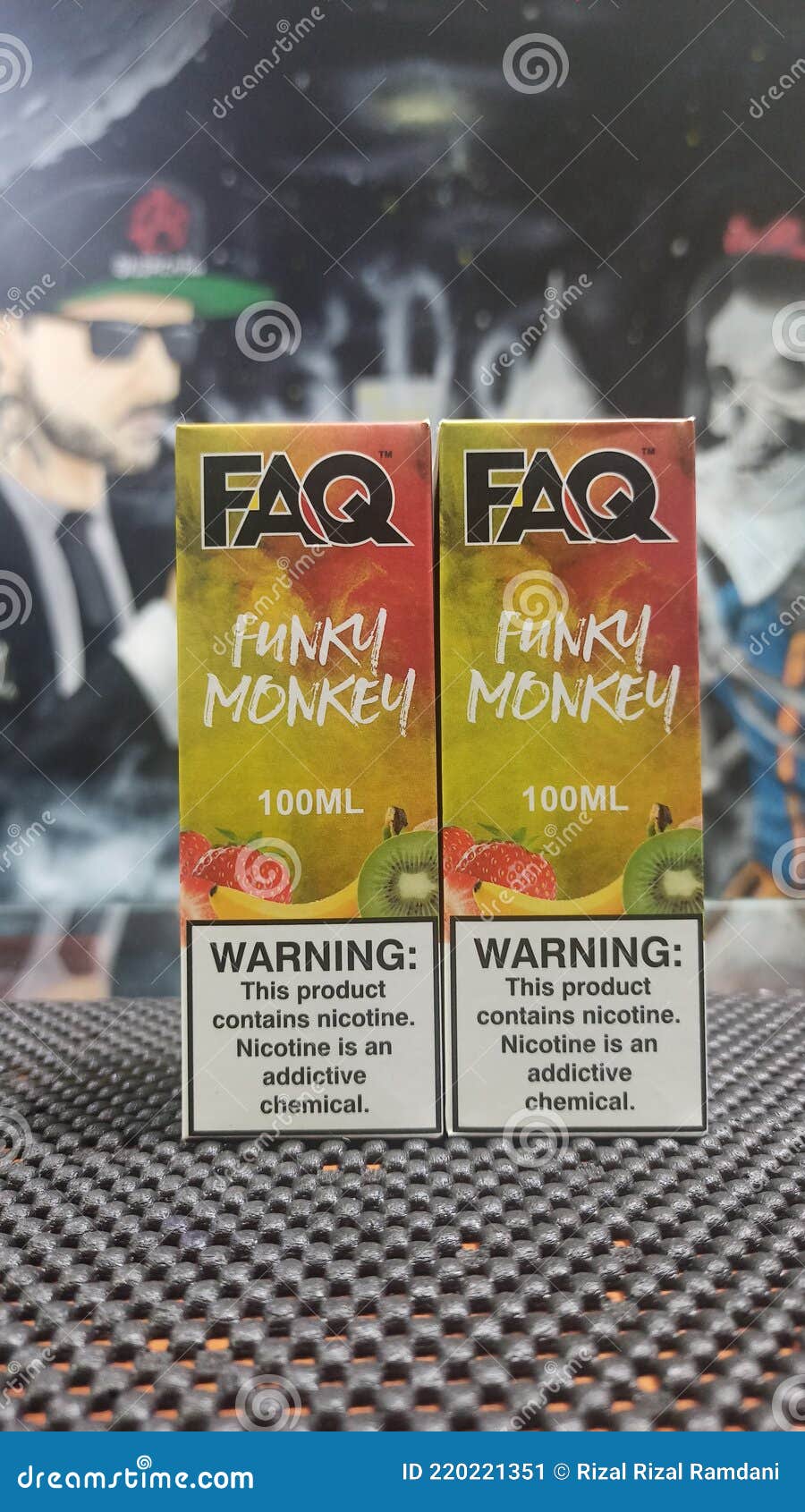 FUNGKY MONKEY LIQUID editorial photo. Image of vape - 220221351