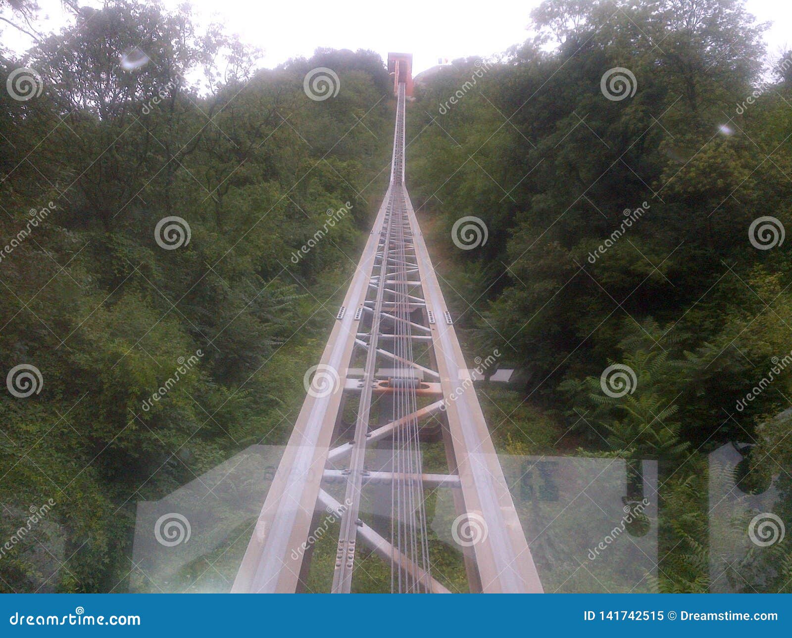 Funicular imagen de archivo. Imagen de castillo, deva - 141742515