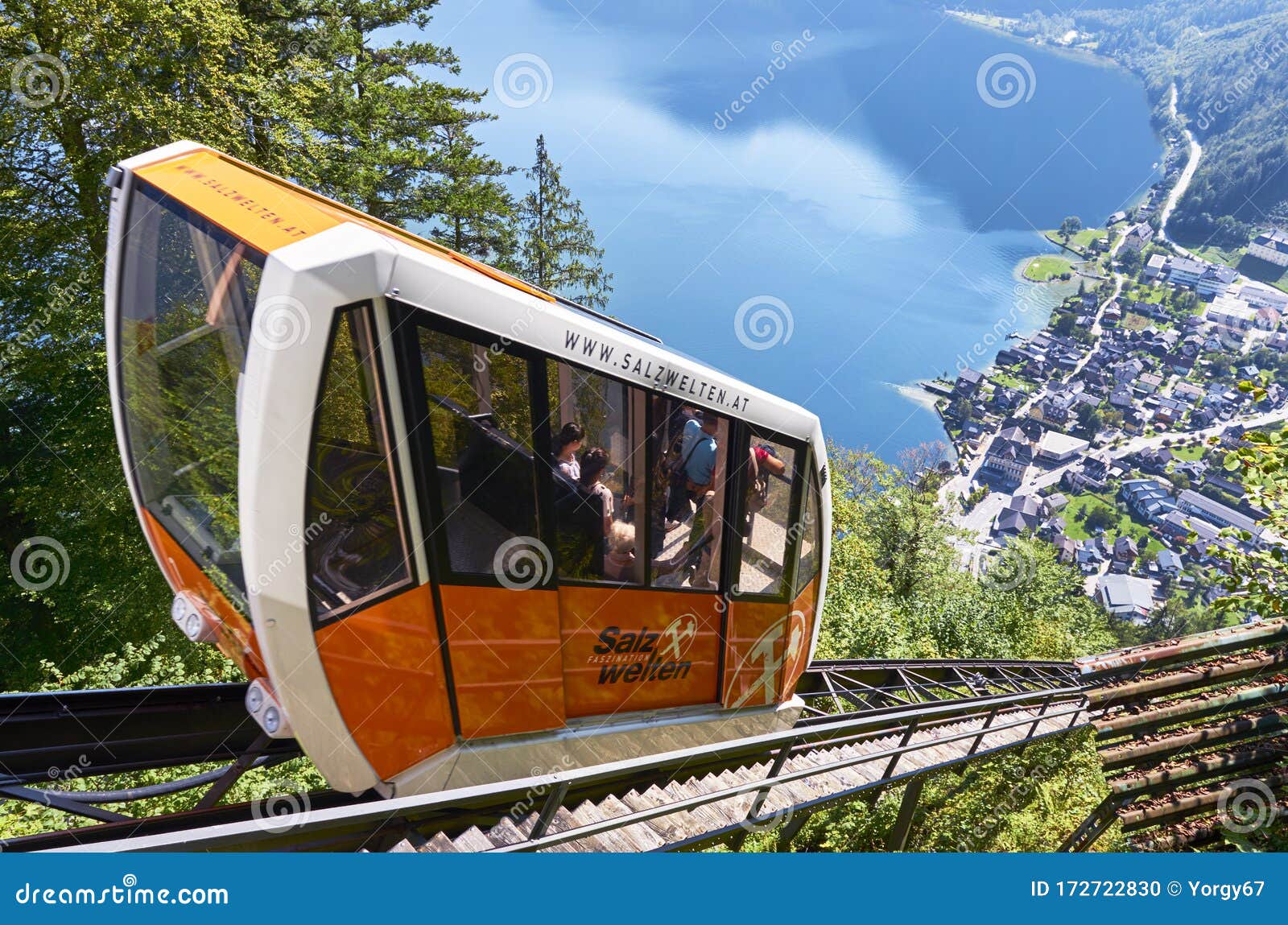 Funicular hallstatt imagem editorial. Imagem de mola - 172722830