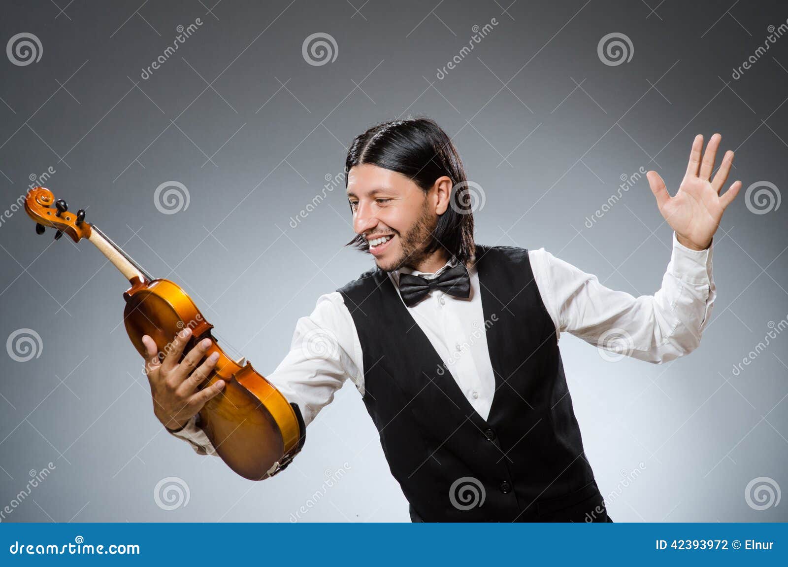 Funny fiddle violin player stock photo. Image of funny - 42393972