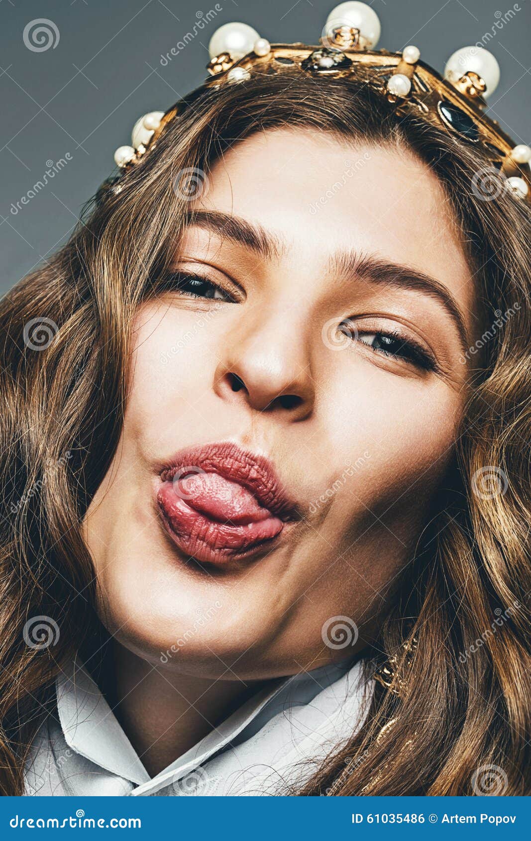 1,578 Woman Funny Crown Fun Photos - Free & Royalty-Free Stock Photos ...