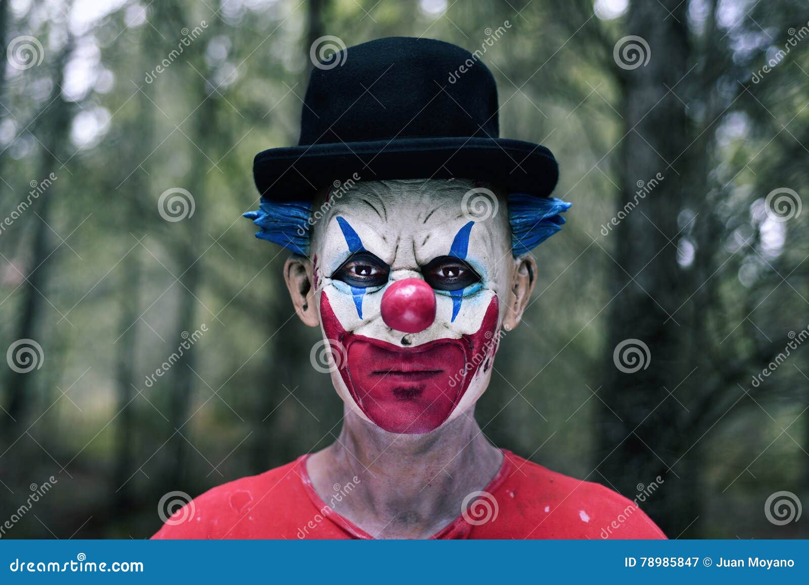 Furchtsamer Schlechter Clown Im Wald Stockbild - Bild von narben ...