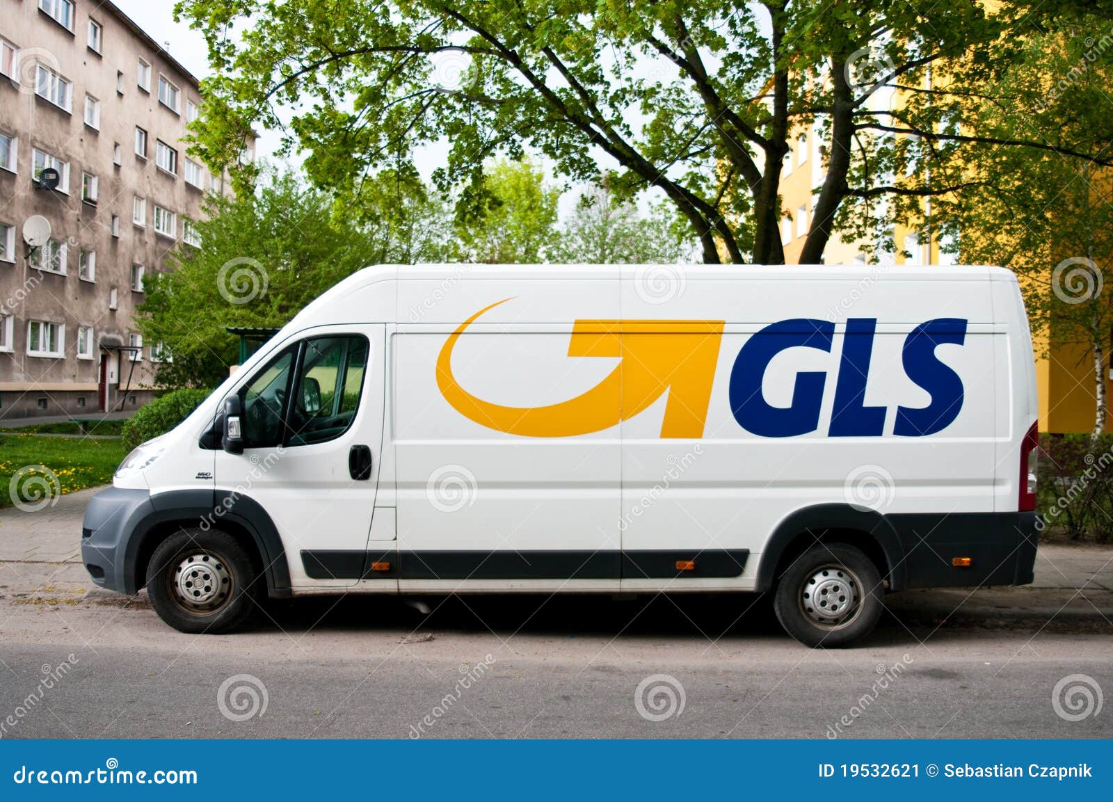 Furgone di GLS fotografia editoriale. Immagine di trasporti - 19532621