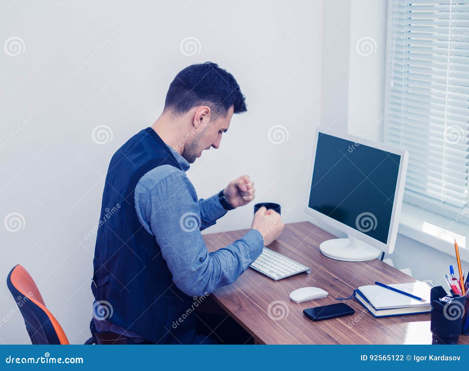 Furious Young Businessman Ready To Smash His Computer Stock Photo ...