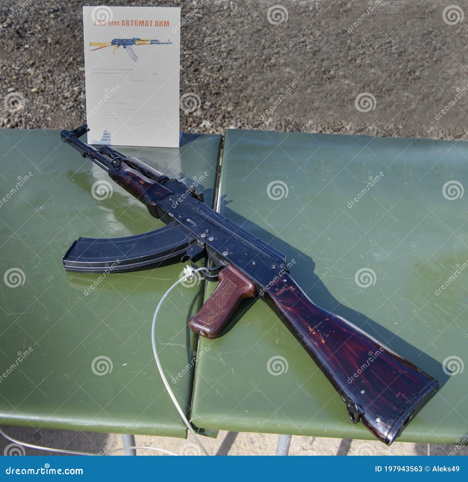 7 Fusil D'assaut Kalachnikov AKM De 62 Mm Image stock - Image du ...
