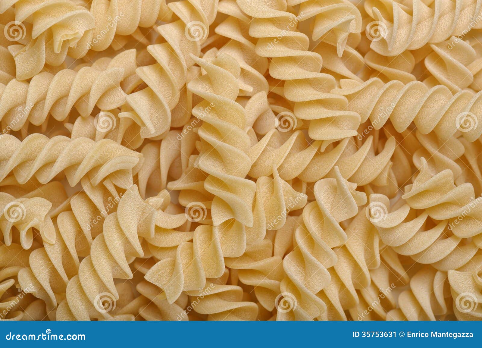 Fusilli image stock. Image du frais, complet, jaune, traditionnel ...