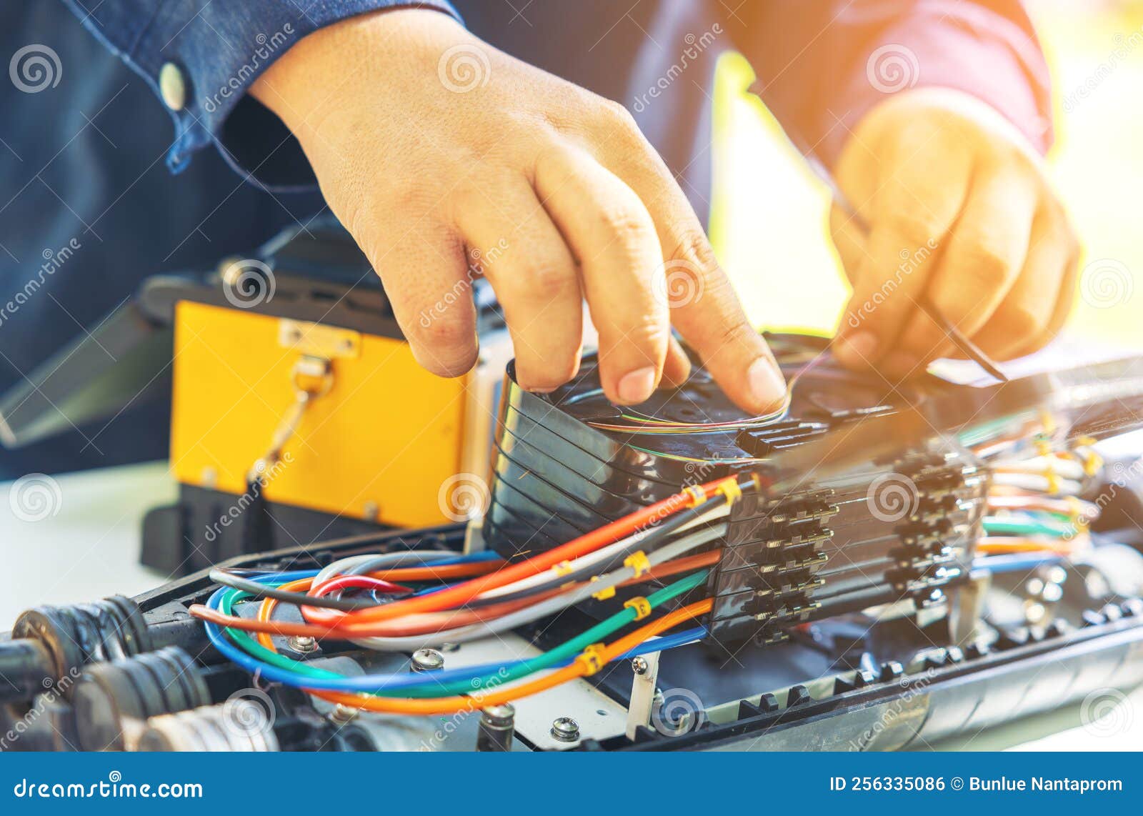 Fusion of Fiber Optics Cable Internet Signal Splicing and Wire ...