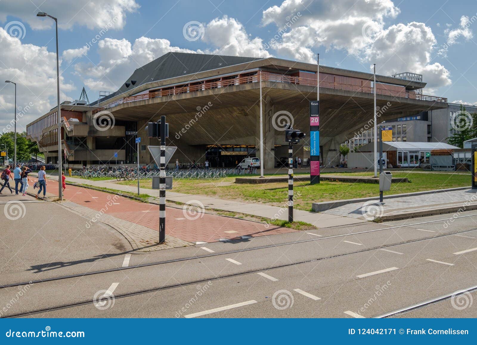 Futuristic Building for Conferences in the Delft University ...