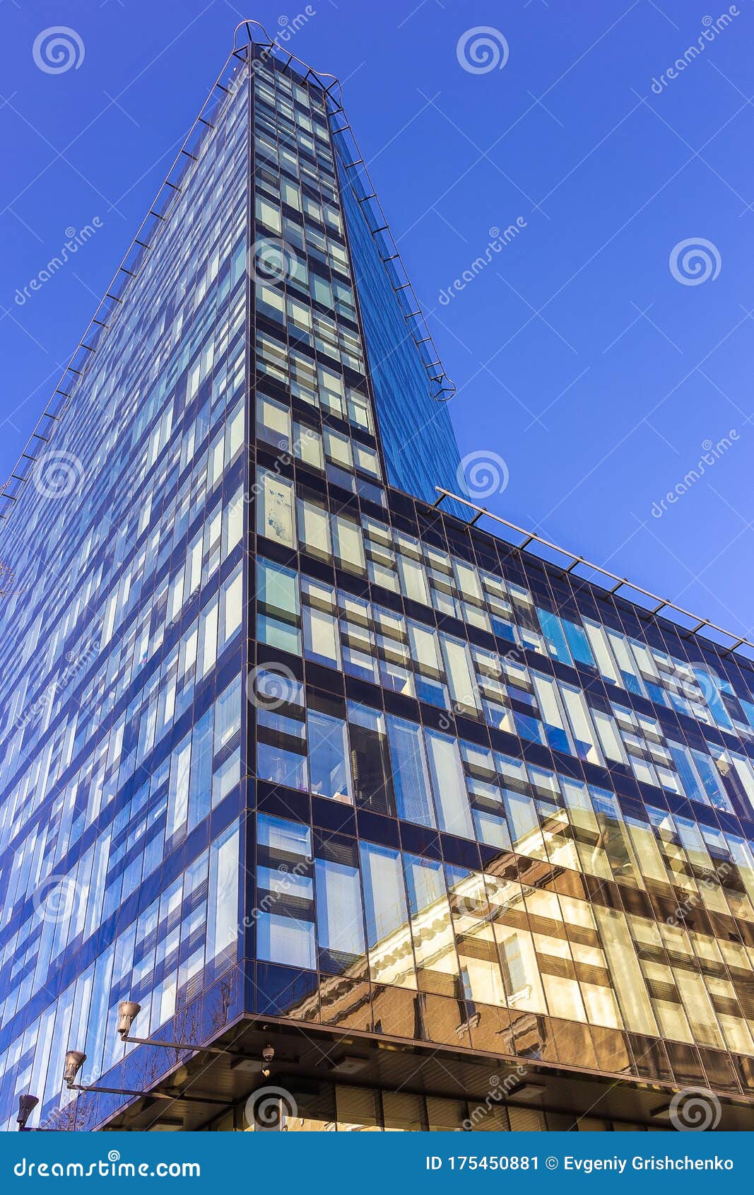 Futuristic Office Building Architecture Geometry Intersection Facade ...