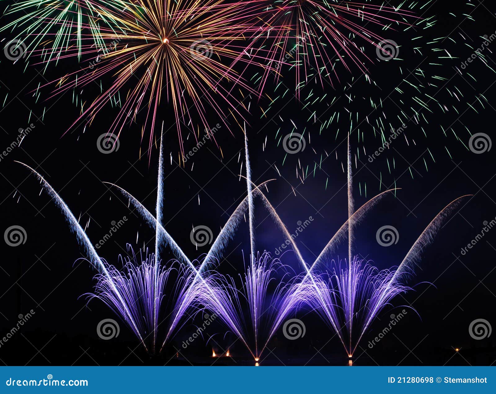 Fyrverkerier arkivfoto. Bild av bristning, fyrverkerier - 21280698