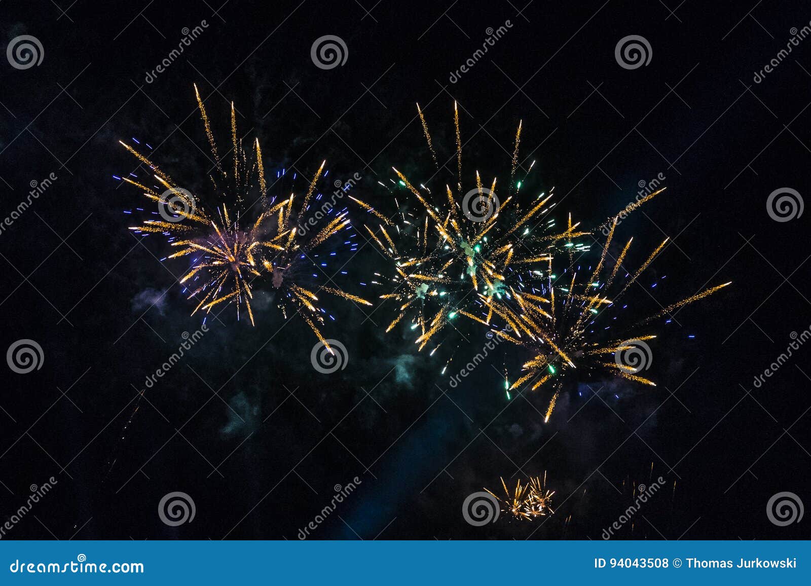 Fyrverkerier arkivfoto. Bild av fyrverkerier, europa - 94043508