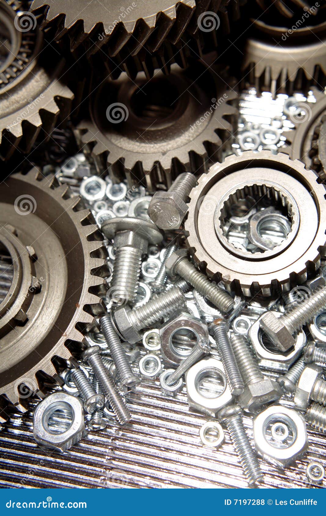 Gänge, Muttern - Und - Schrauben Stockfoto - Bild von hilfsmittel ...
