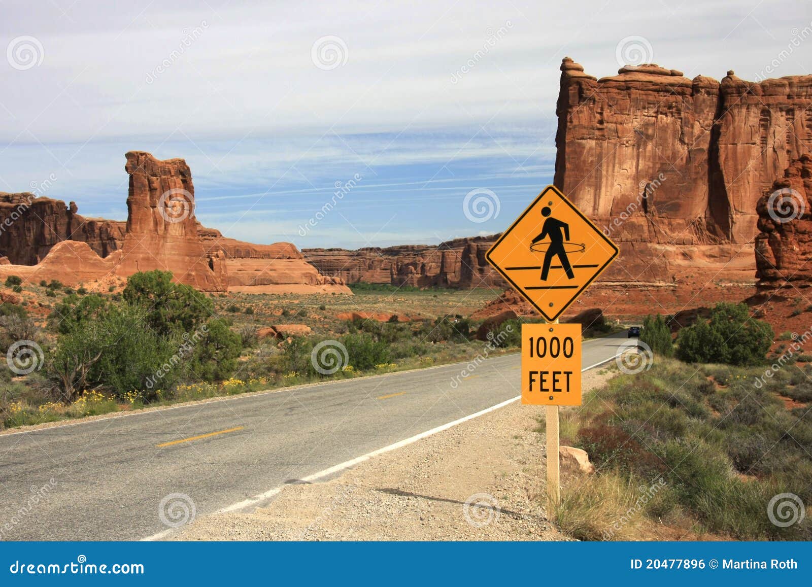 Gångare arkivfoto. Bild av gata, medel, sten, ferie, bana - 20477896