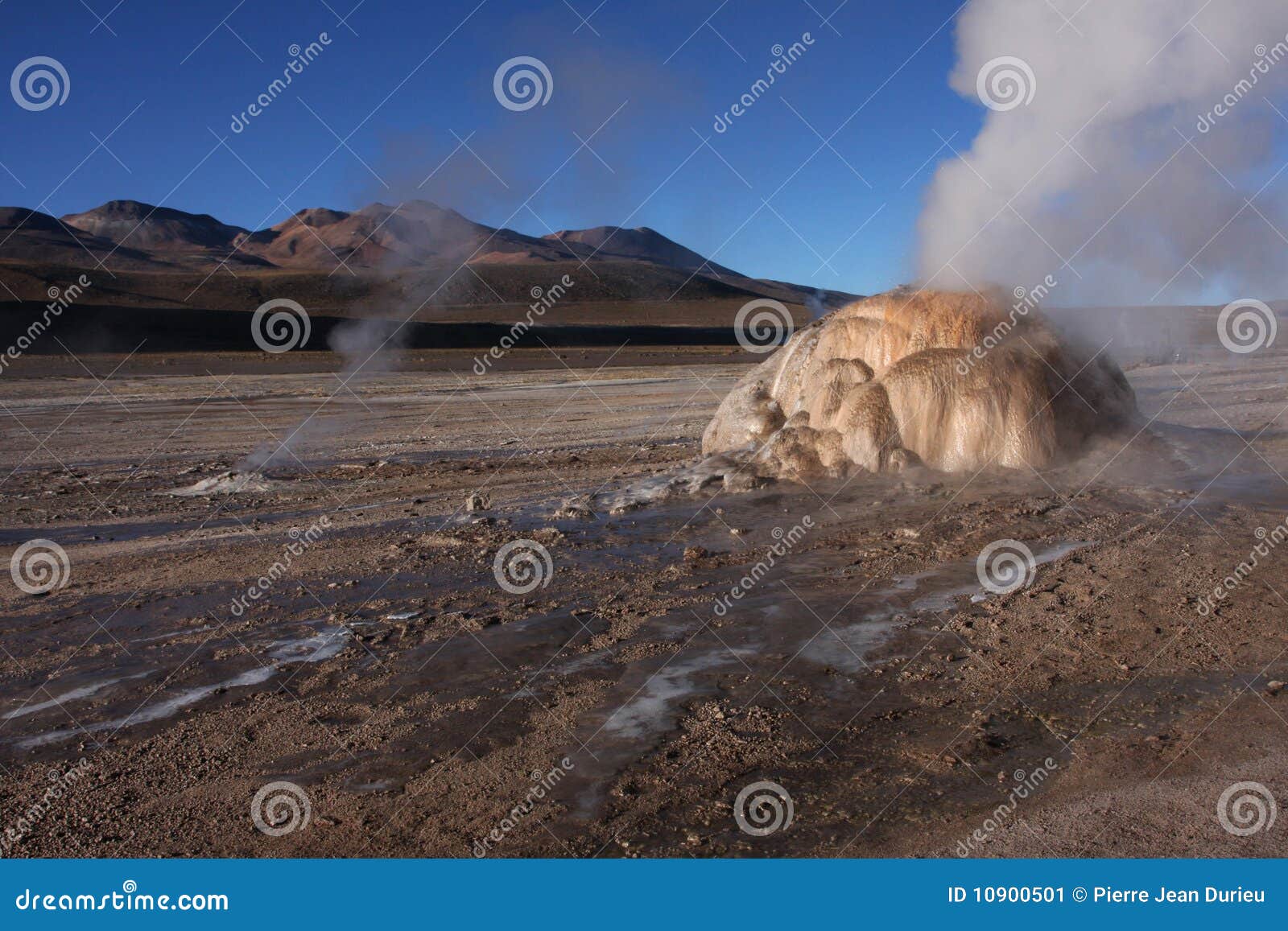 Géiser De La Roca Del EL Tatio Imagen de archivo - Imagen de columna ...