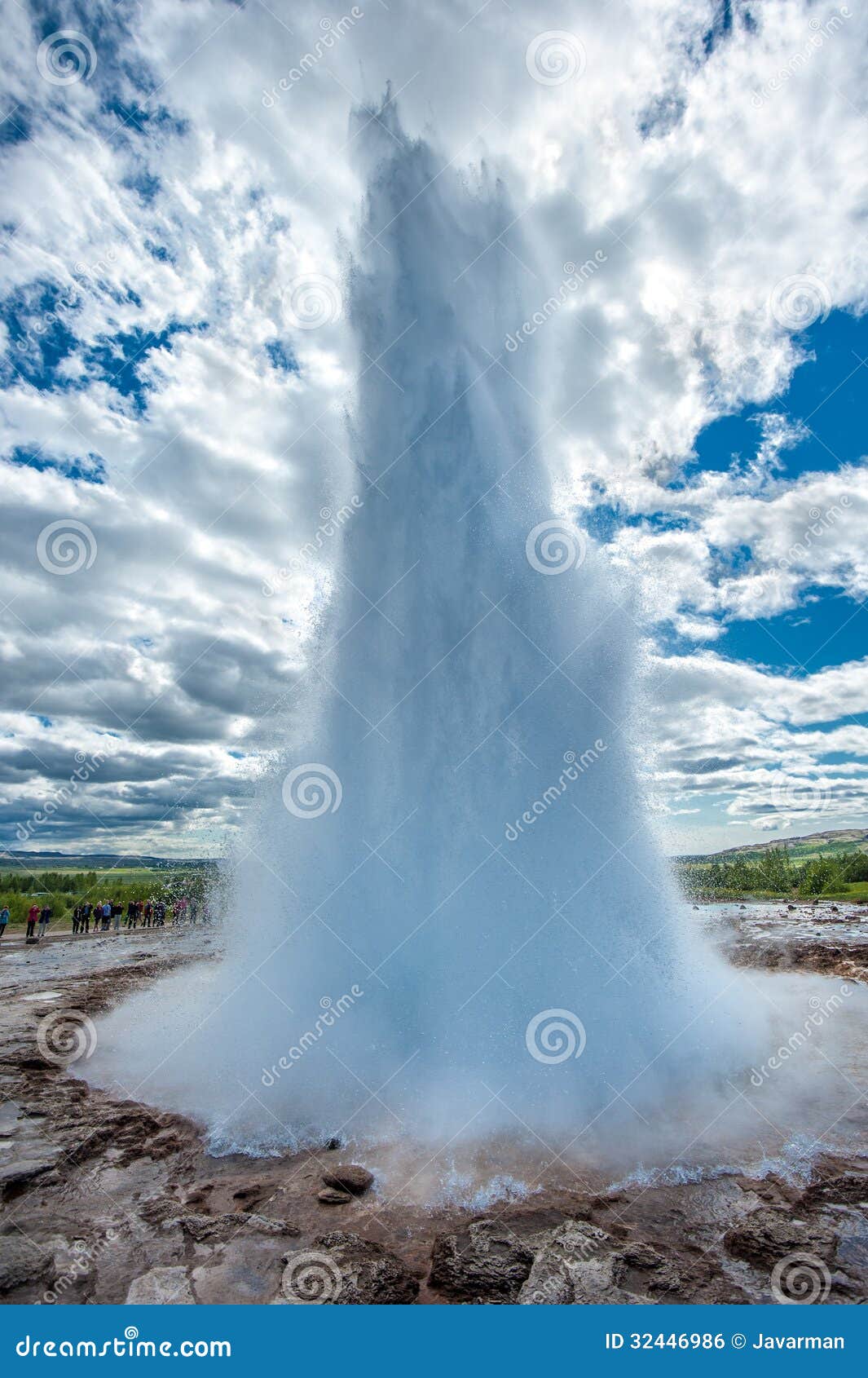 Géiser De Strokkur, Islandia Foto de archivo - Imagen de europa, dorado ...