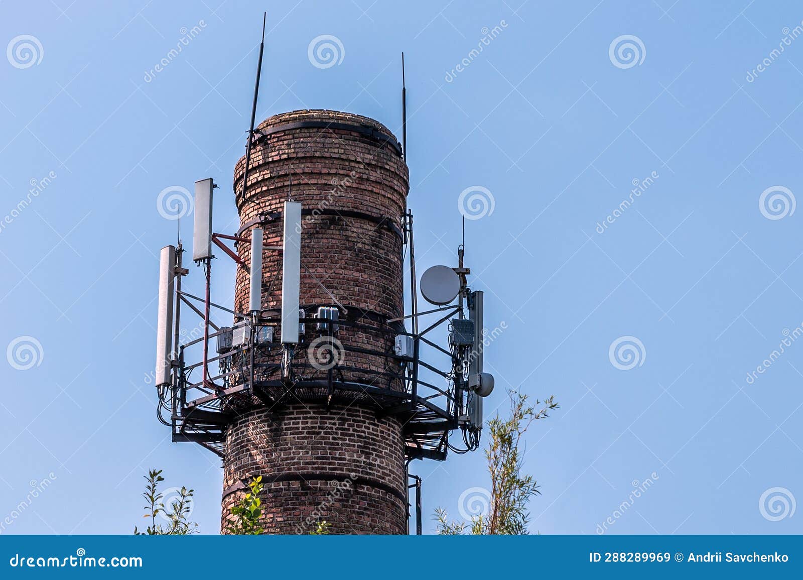 5G Global Network Antenna for Wireless High-speed Internet. Brick Pipe ...