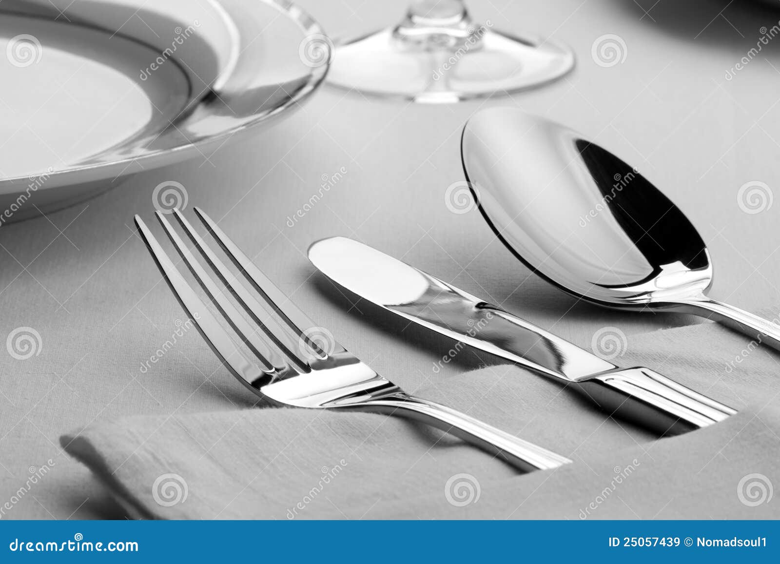 Gabel, Messer Und Löffel Auf Der Tabelle Stockbild - Bild von küche ...