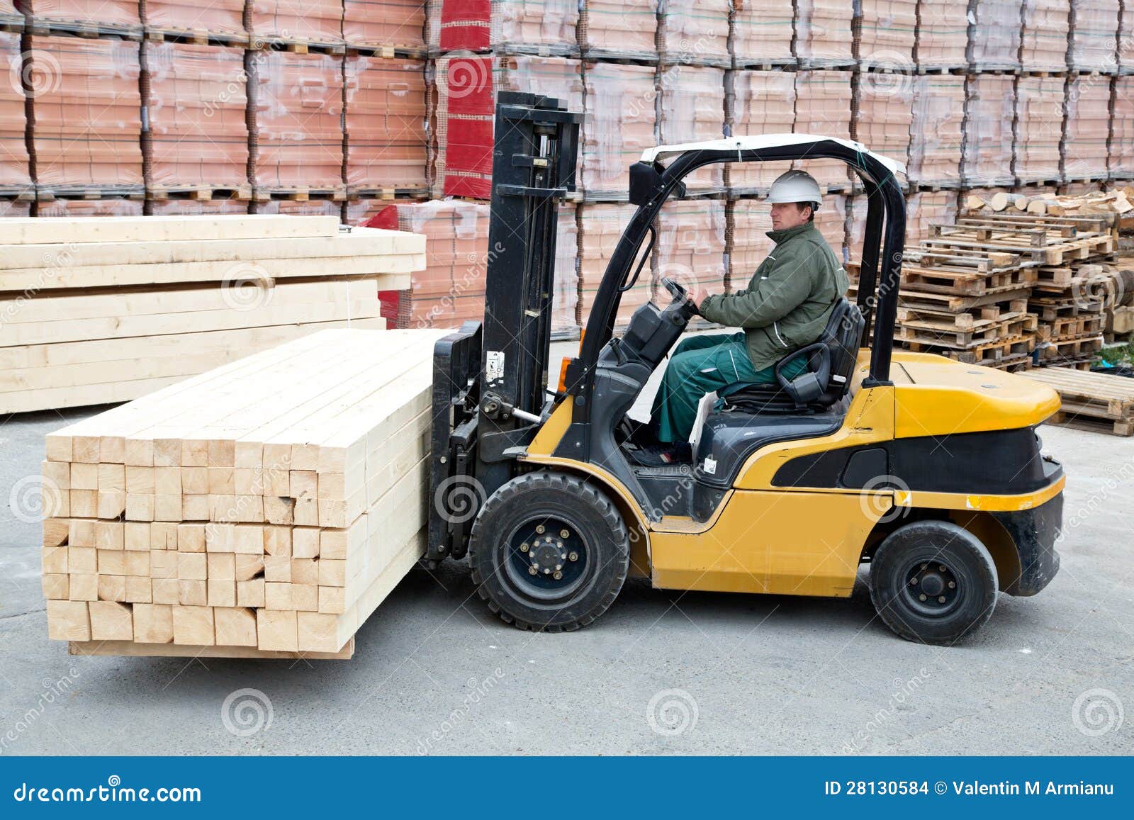 Gabelstapler stockfoto. Bild von gabelstapler, fabrik - 28130584