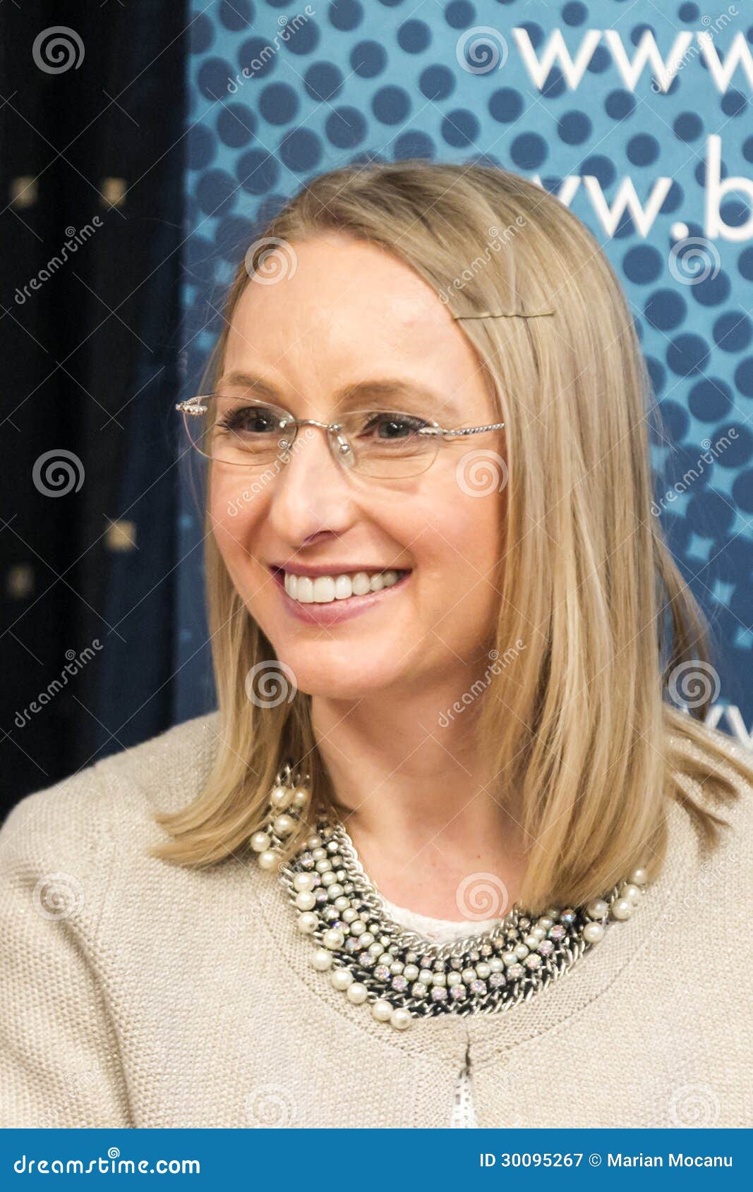 Gabriela Szabo fotografia editorial. Imagem de noite - 30095267