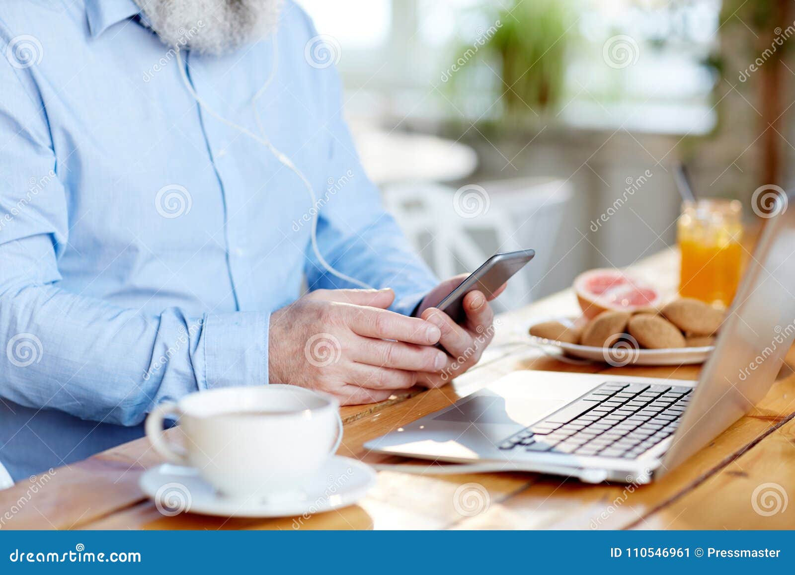 Gadget addiction stock image. Image of gadget, browsing - 110546961