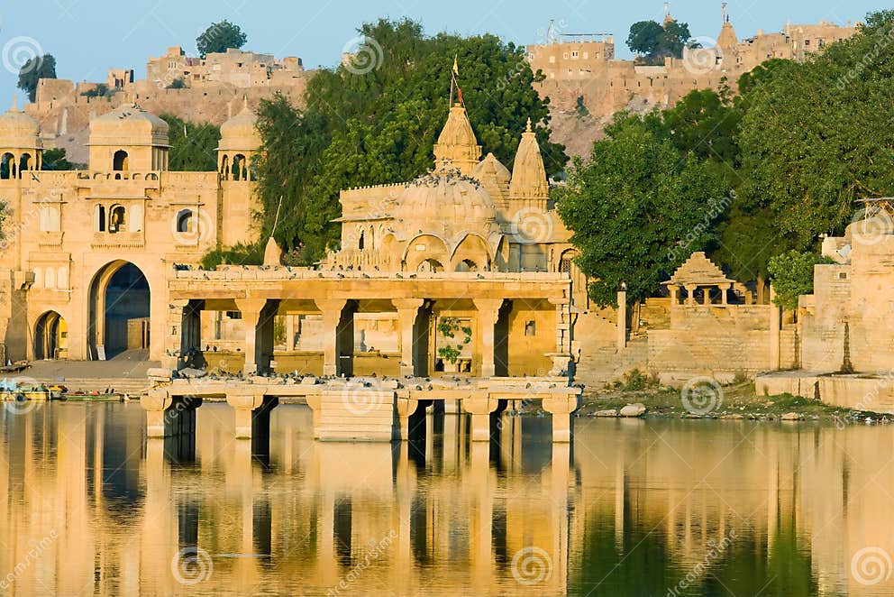 Gadi Sagar Gate imagen de archivo. Imagen de columnas - 42809223