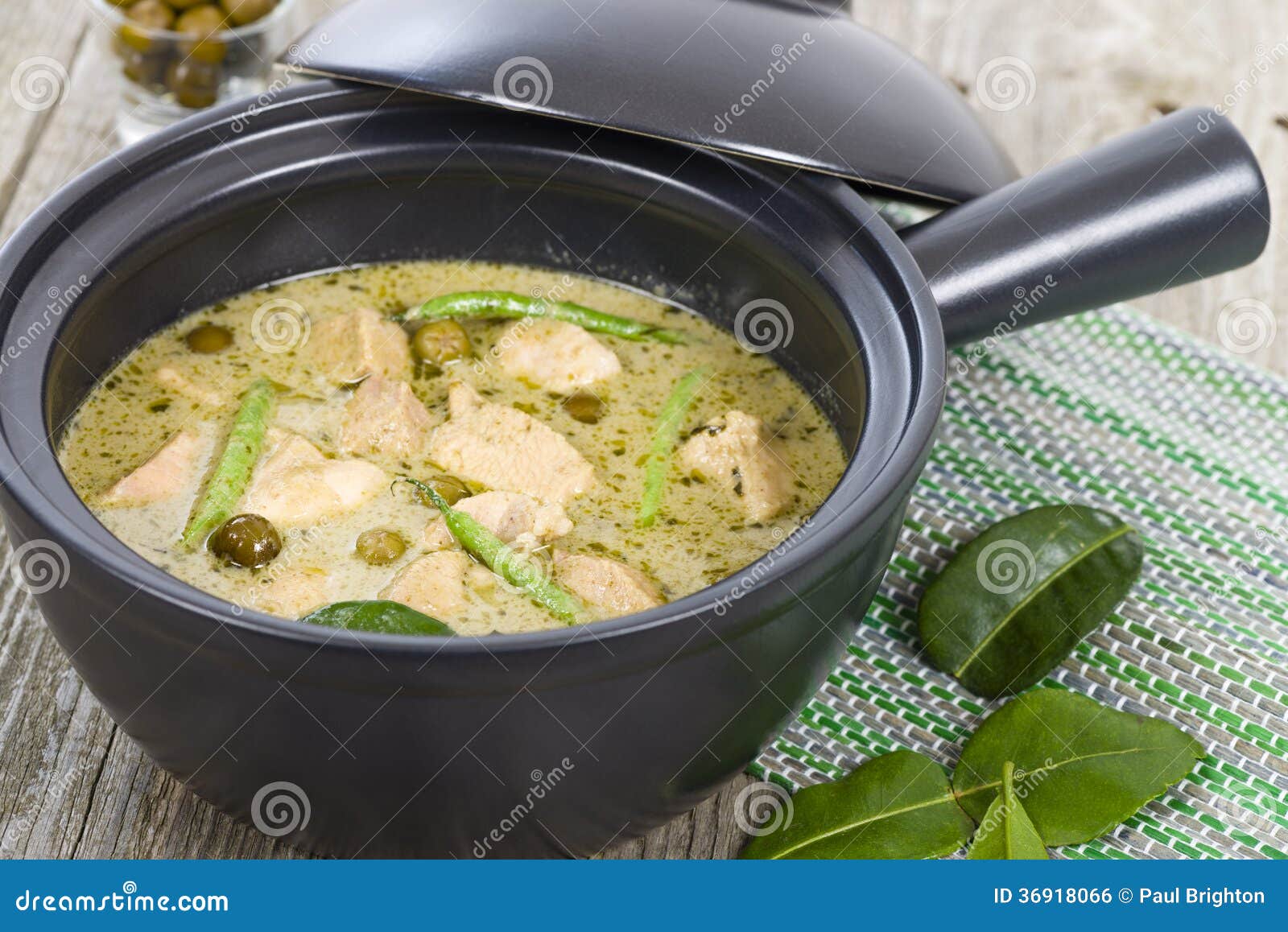 Gaeng Khiao Wan Gai photo stock. Image du cuvette, vert - 36918066