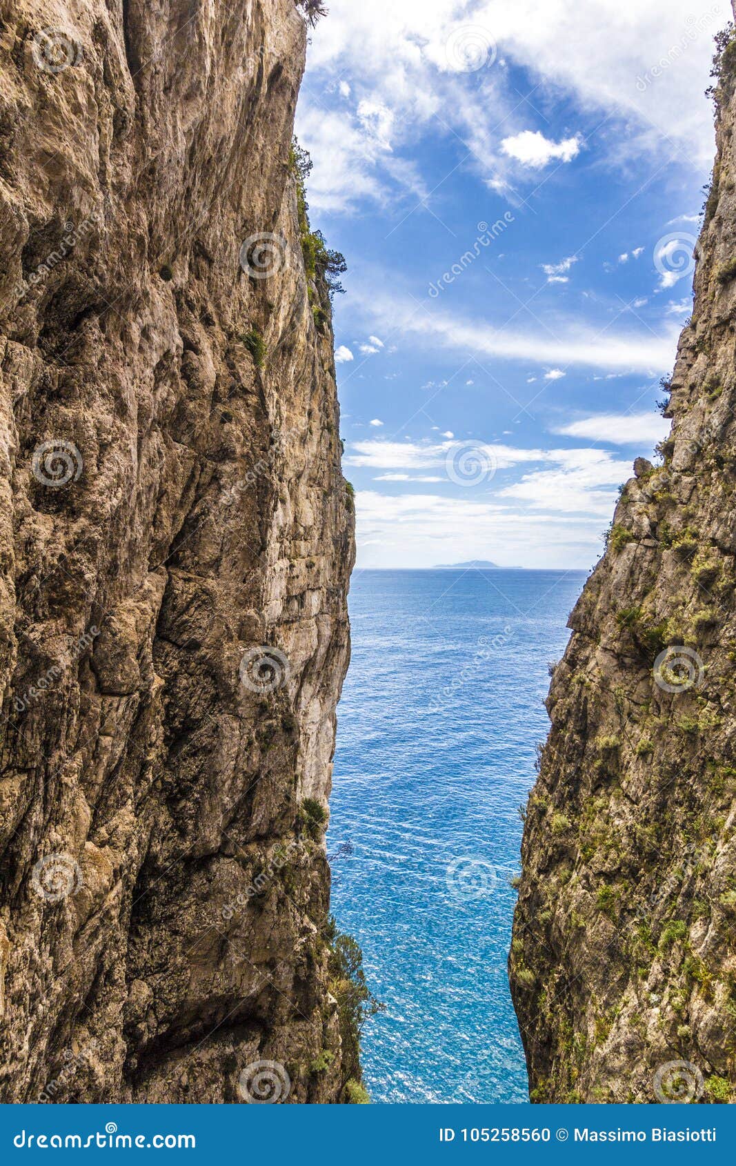 Gaeta - La Montagna Spaccata Foto de Stock - Imagem de vista, famoso ...