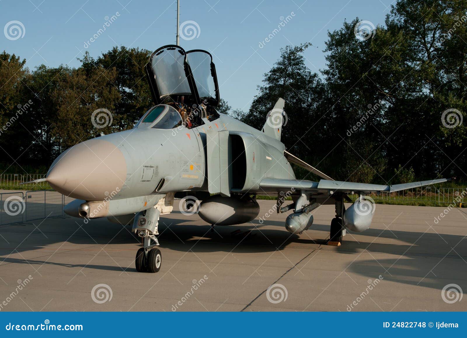 GAF F-4f ICE Phantom editorial stock photo. Image of weapon - 24822748