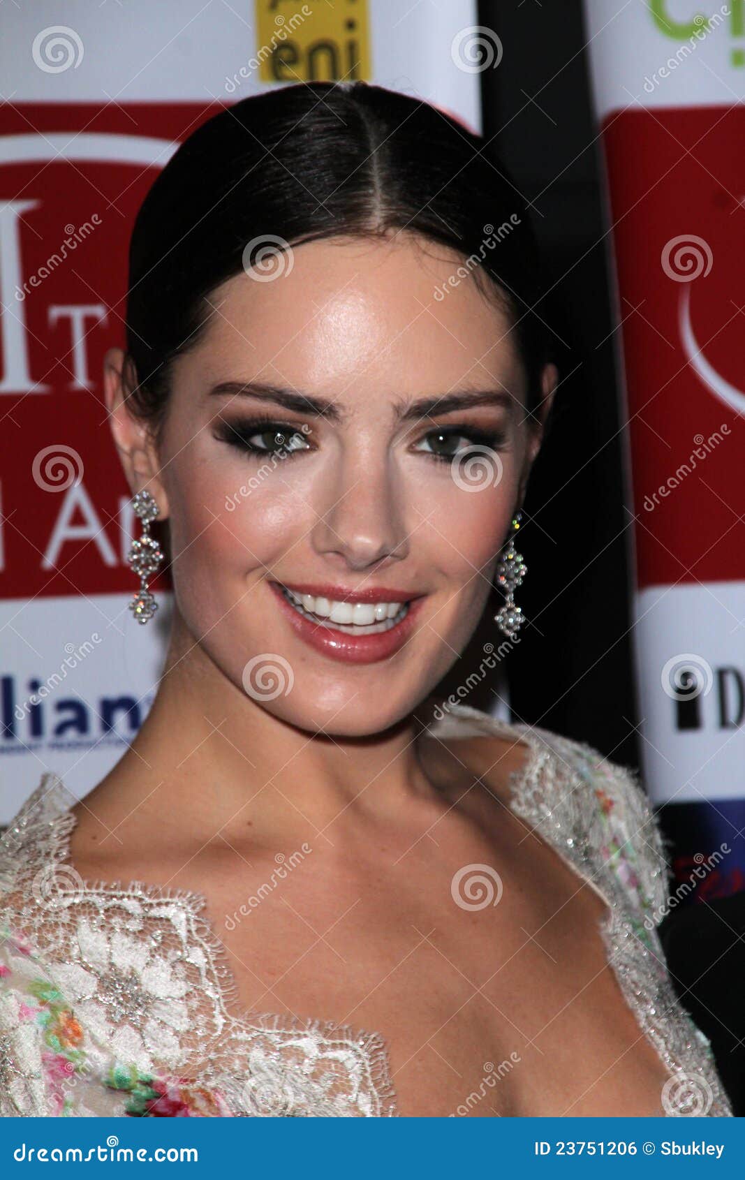 Galán Dunn foto editorial. Imagen de hermoso, sonar, chino - 23751206