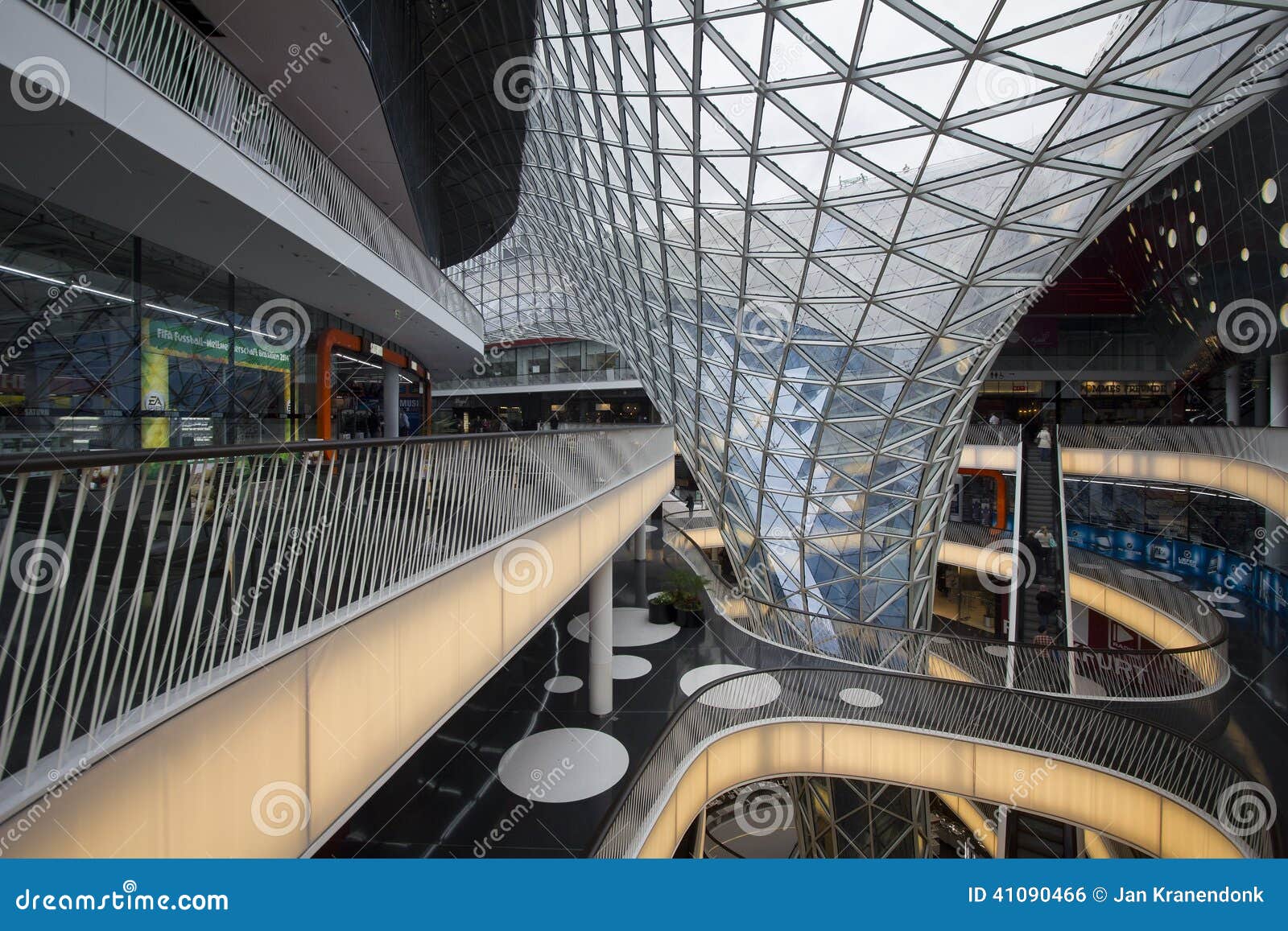 Galeria-Kaufhaus redaktionelles foto. Bild von glas, mode - 41090466