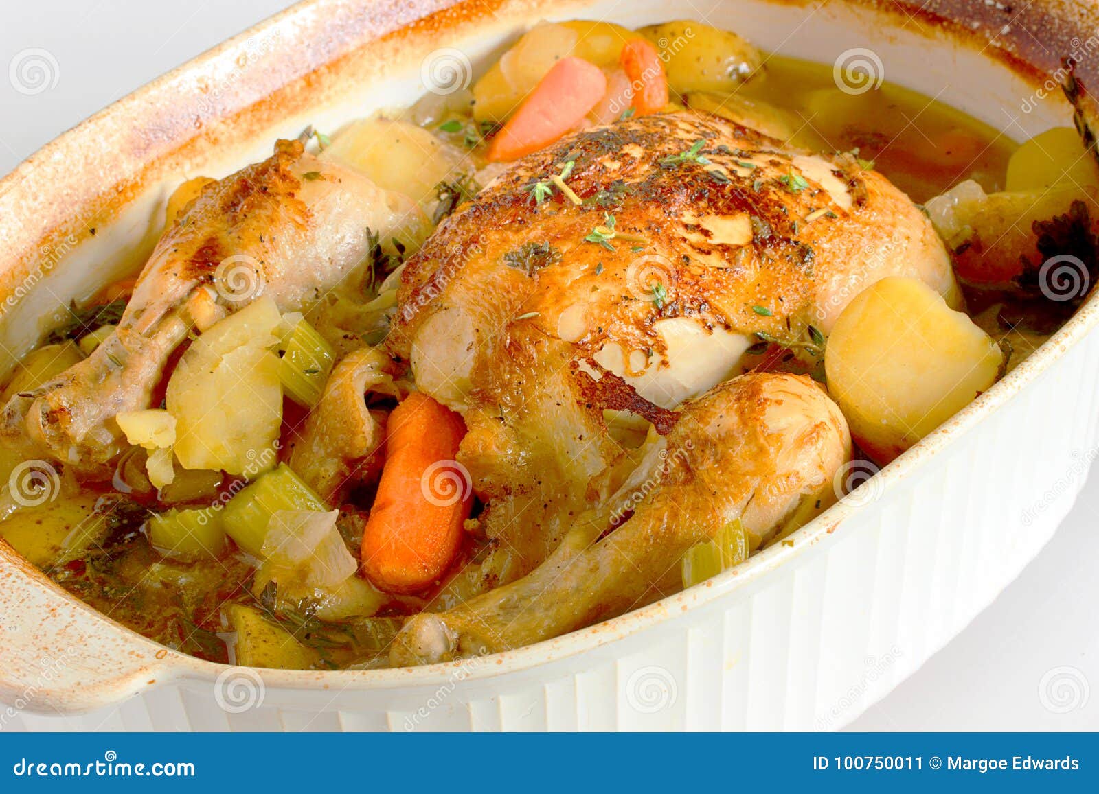 Galinha assada imagem de stock. Imagem de ceia, vegetal - 100750011