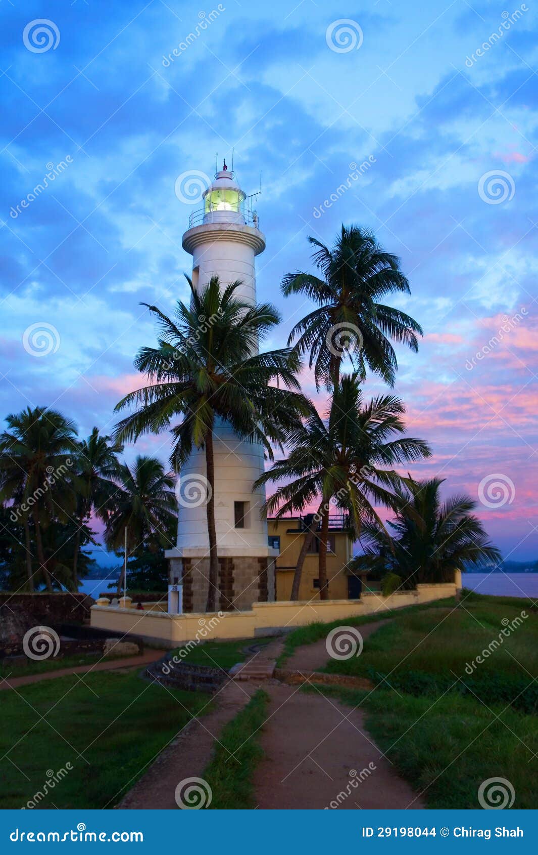 Galle Lighthouse stock photo. Image of palm, ocean, galle - 29198044