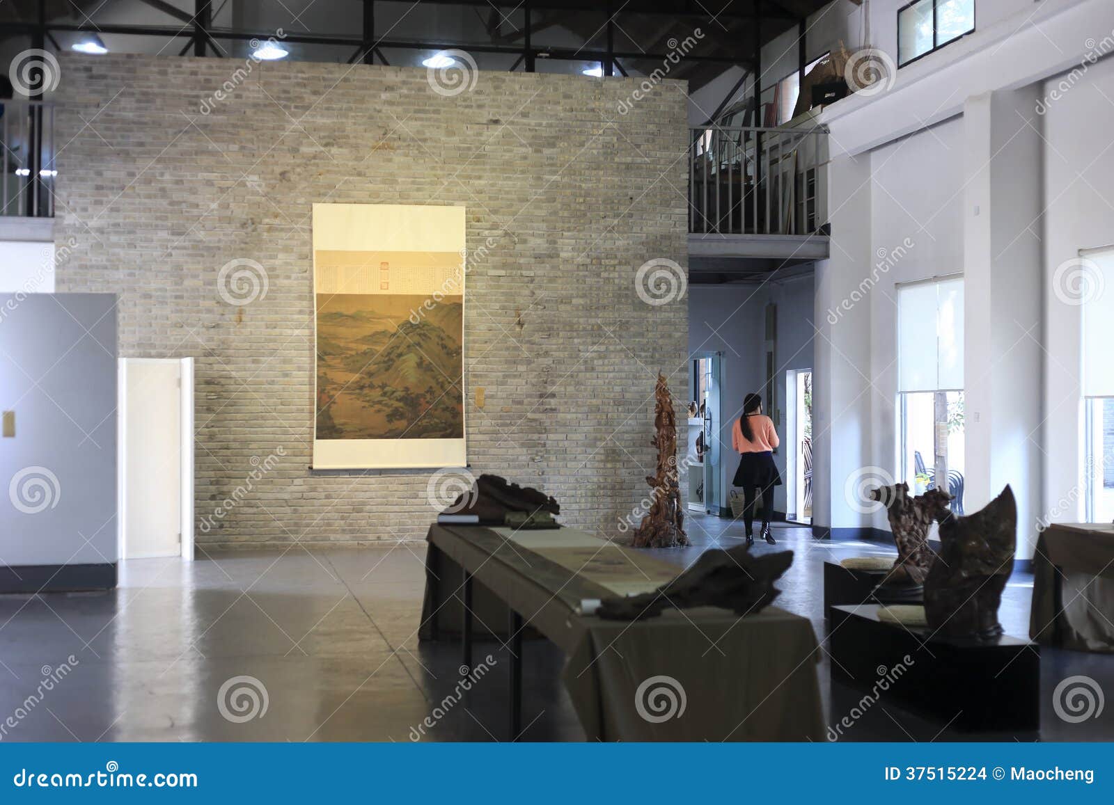 Gallery of chinese art editorial stock image. Image of buying - 37515224