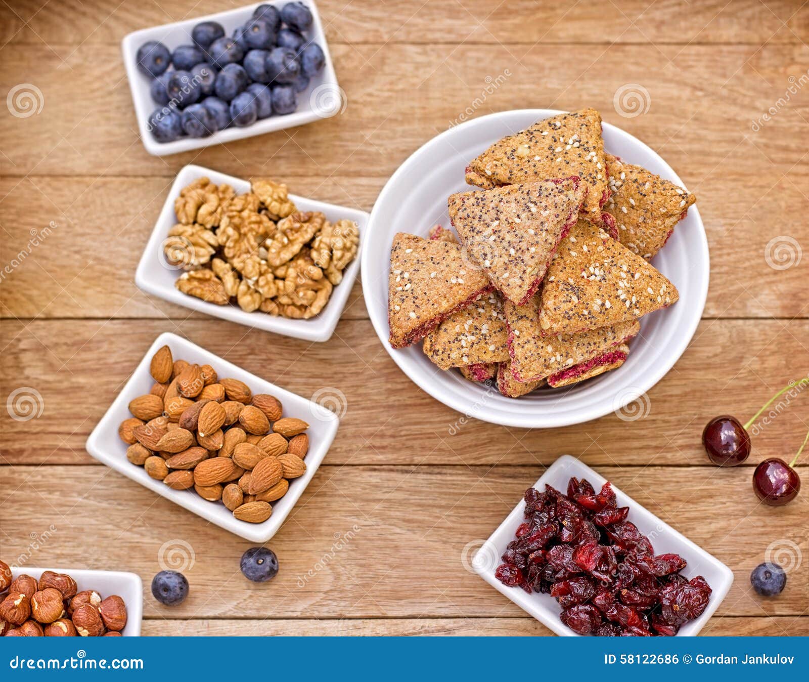 Galletas De La Fruta - Galletas Integrales Foto de archivo - Imagen de ...