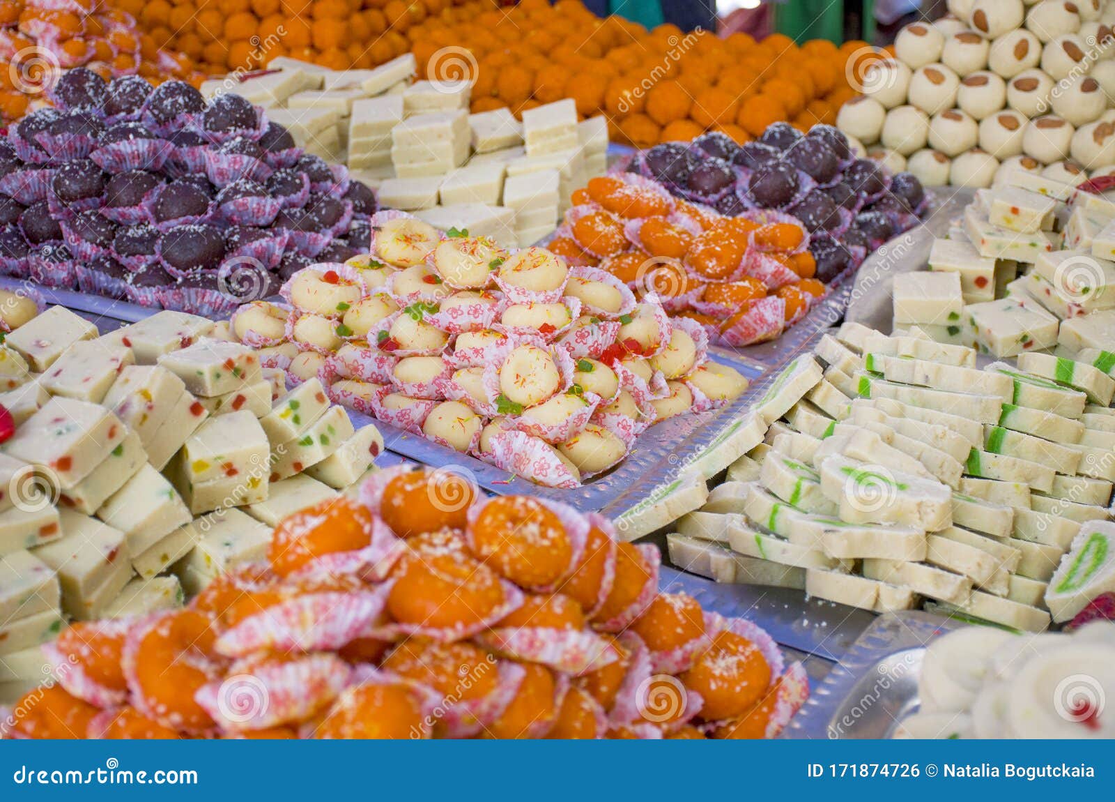 Galletas Dulces De Asia Para Postres Nacionales Foto de archivo ...