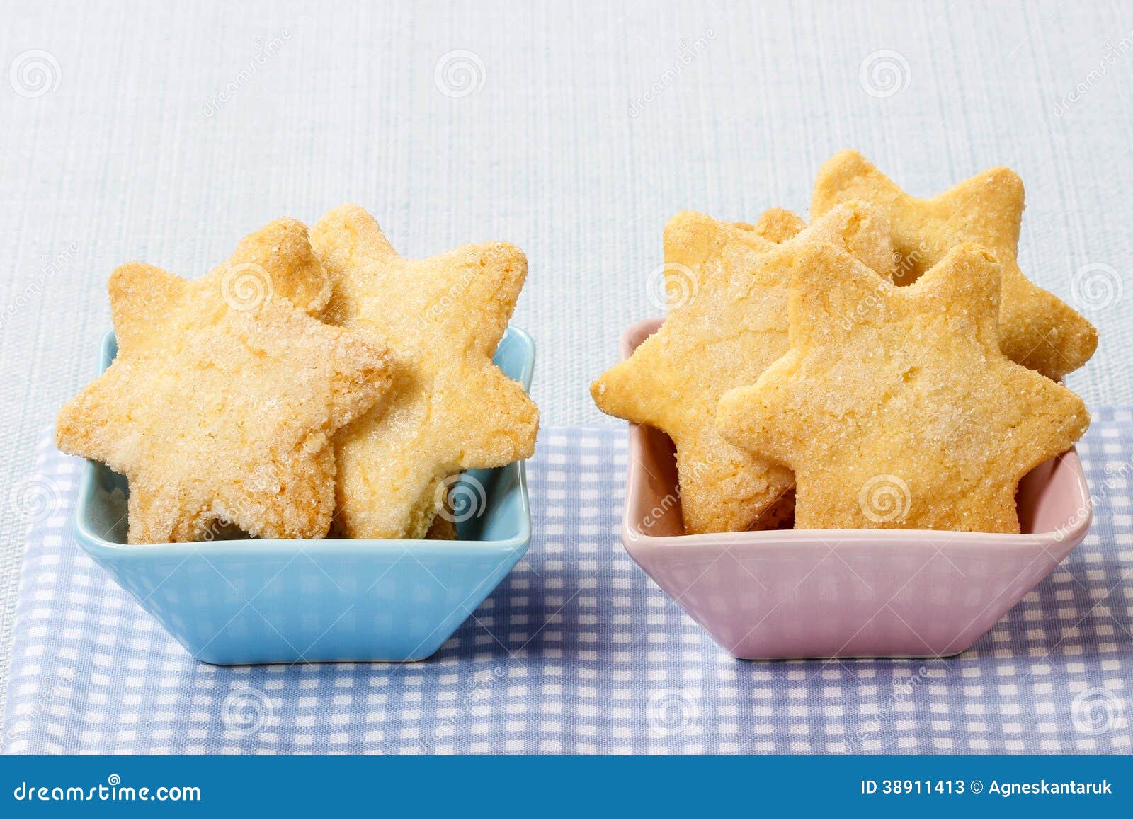 Galletas En Forma De La Estrella Imagen de archivo - Imagen de partido ...