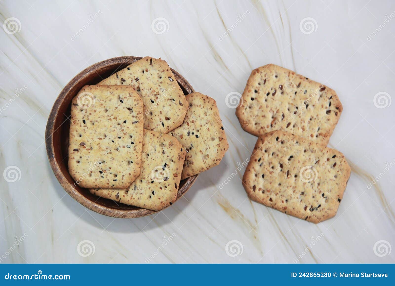 Galletas Secas Con Comino Y Semillas De Quinua Foto de archivo - Imagen ...